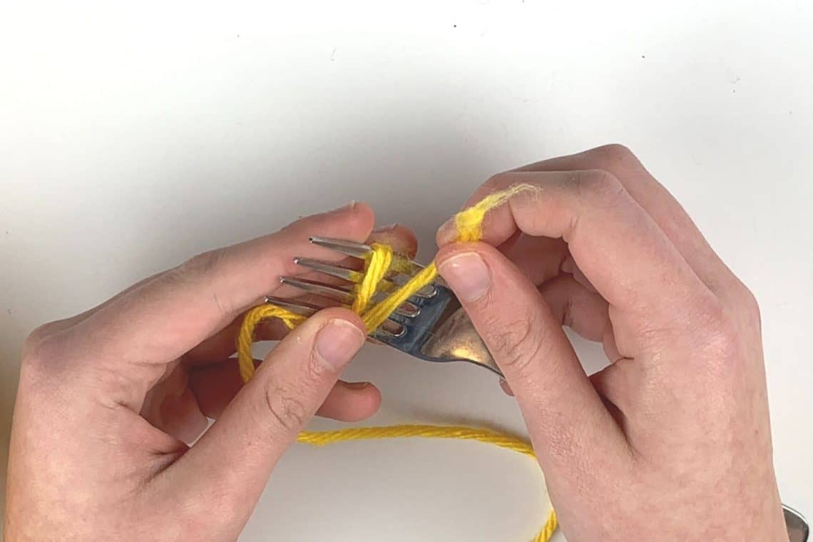 How To Make Pom-Poms - Chaotically Yours